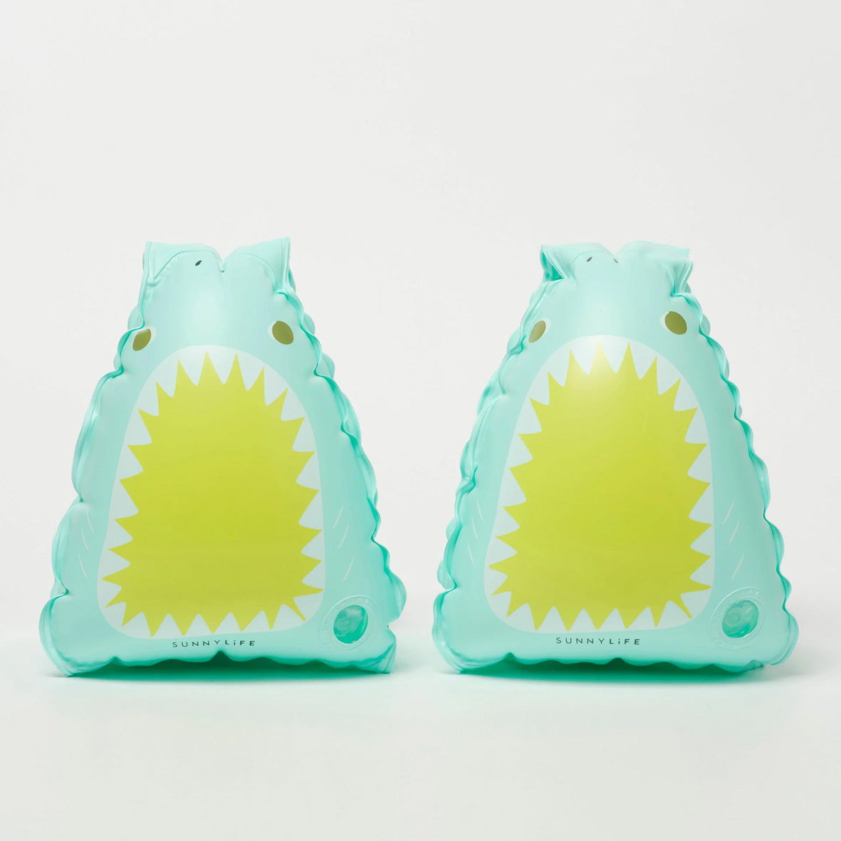 Salty The Shark Floaties | SUNNYLiFE – Playdreamers